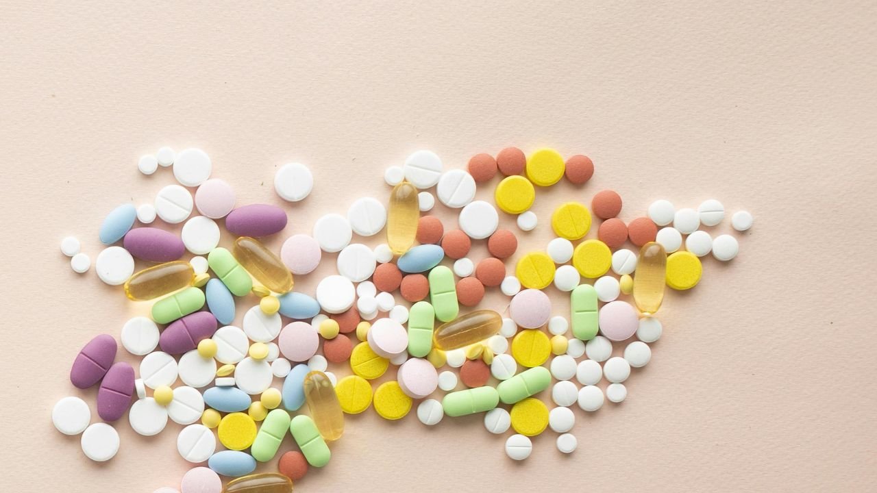 تيلاكس حبوب (Tilax) | دواعي الاستعمال والأضرار والجرعات